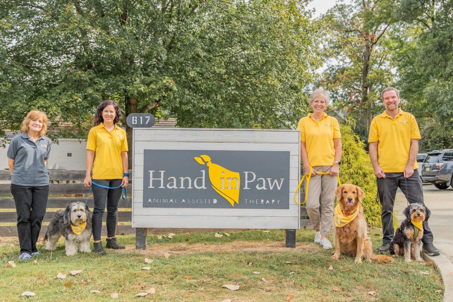 Hand in Paw » 10 Reasons to Support Hand in Paw This Holiday! - Hand in Paw